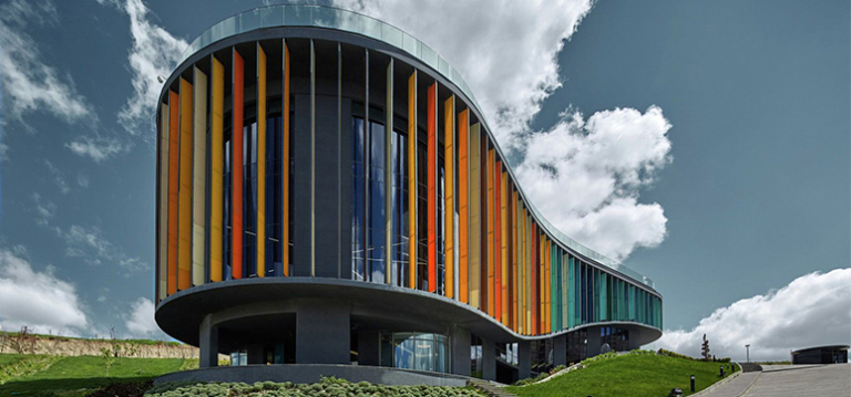 Accommodating Movement in Structures and Facades